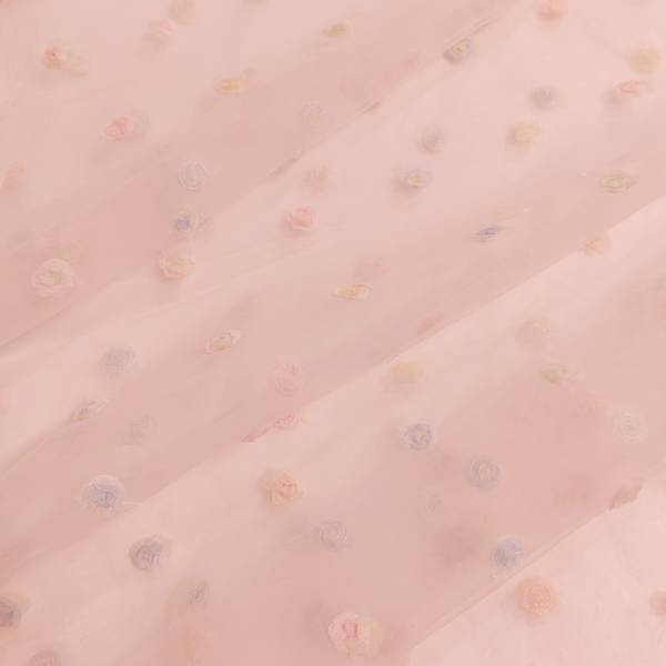 Tyll – Lett og luftig stoff til klær og dekorasjoner - Stoffdronning.no